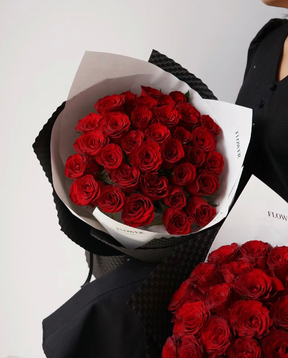 33 stalks of Kenya red rose – Wen’s Floral Studio