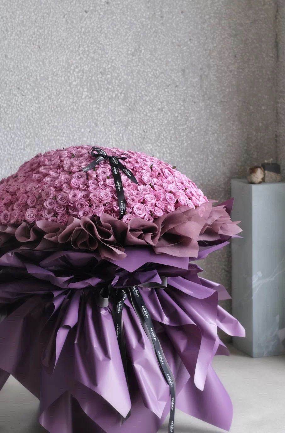 999 Roses Bouquet Delivery in Singapore – Wen’s Floral Studio